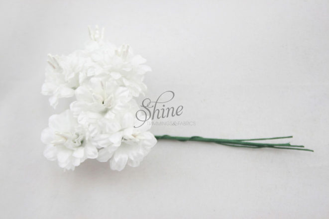 Everlasting Daisy White – Shine Trimmings & Fabrics